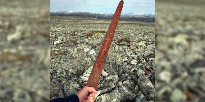 Viking Sword Over 1,100 Old Discovered by Reindeer Hunters 5,400 Feet ...